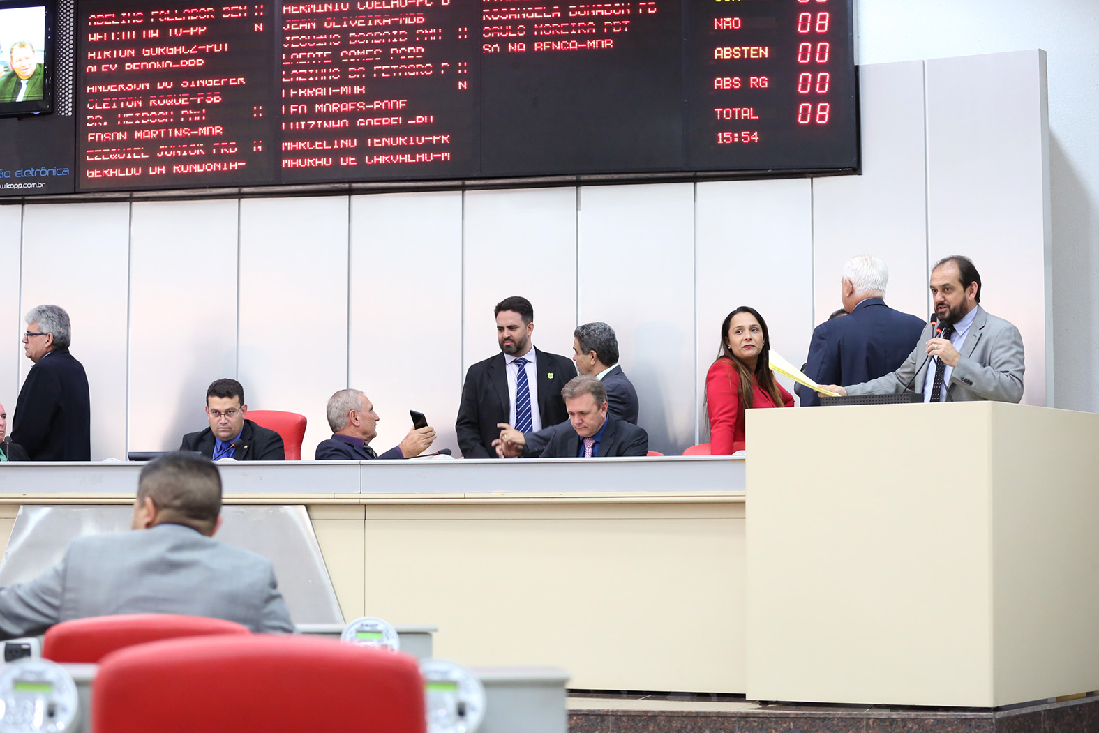 Deputados derrubam dois vetos do Governo e mantém um - Política ... Deputados derrubam dois vetos do Governo e mantém um - Política ...