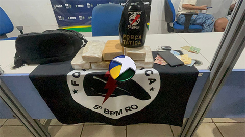 Taxista é preso com 7 tabletes de droga após avançar sinal vermelho em ...